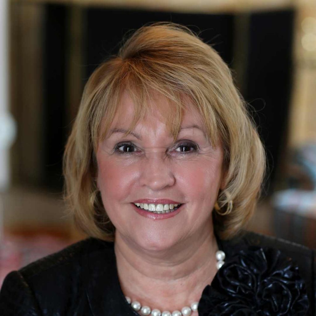 Donna Smith, Broker-In-Charge of Berkshire Hathaway HomeServices C. Dan ...