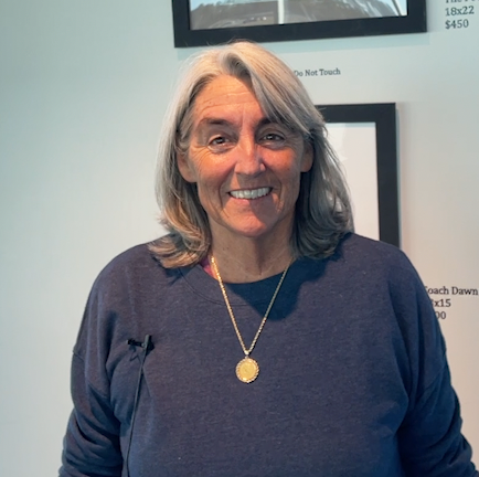 Artist Minute - Laura Rohlfing - Who's On The Move