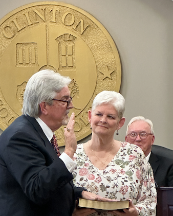 Randy Randall Sworn in as Mayor of Clinton - Who's On The Move