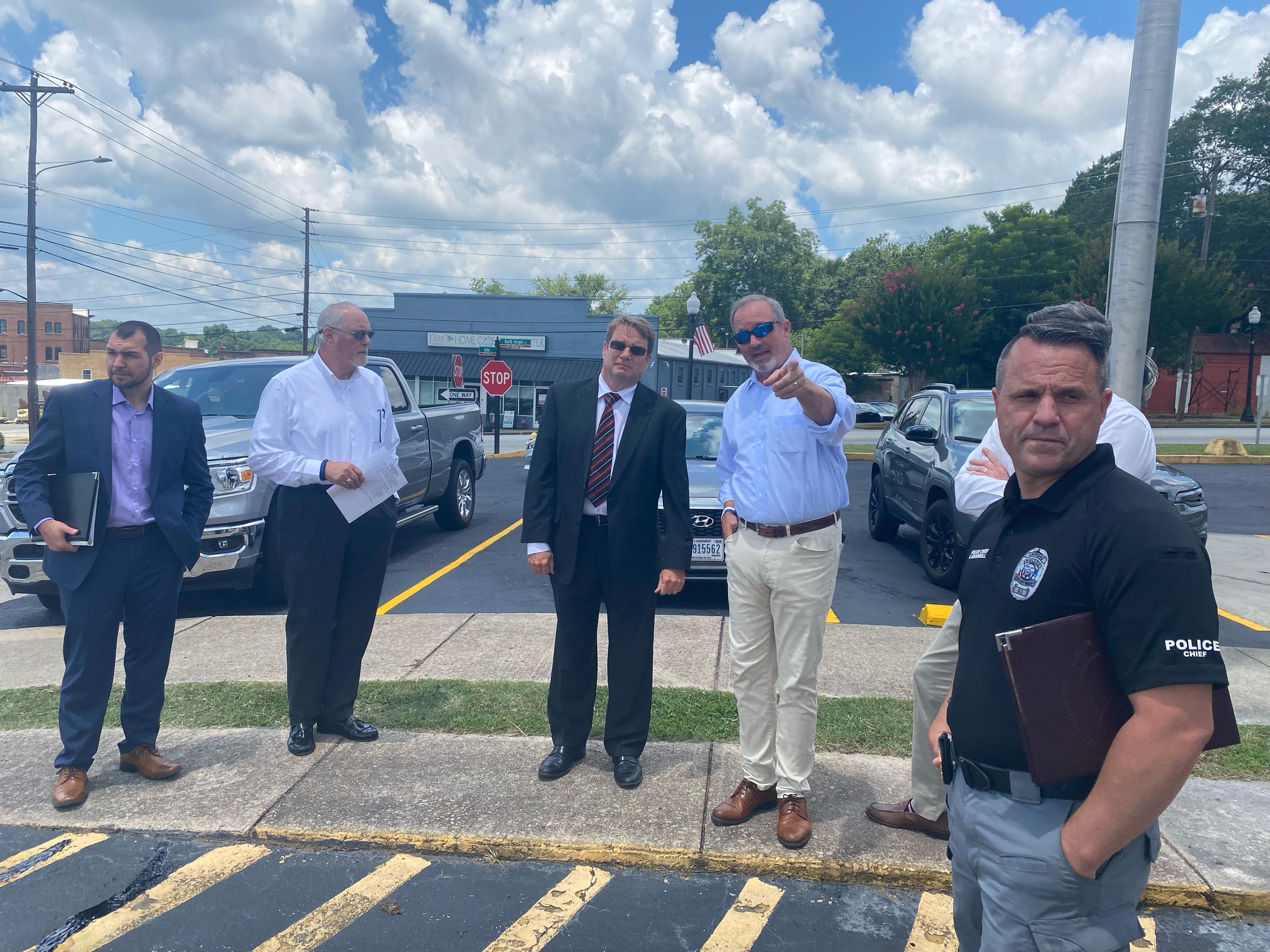 Congressman Duncan Holds Meeting and Site Visit to Laurens Post Office ...