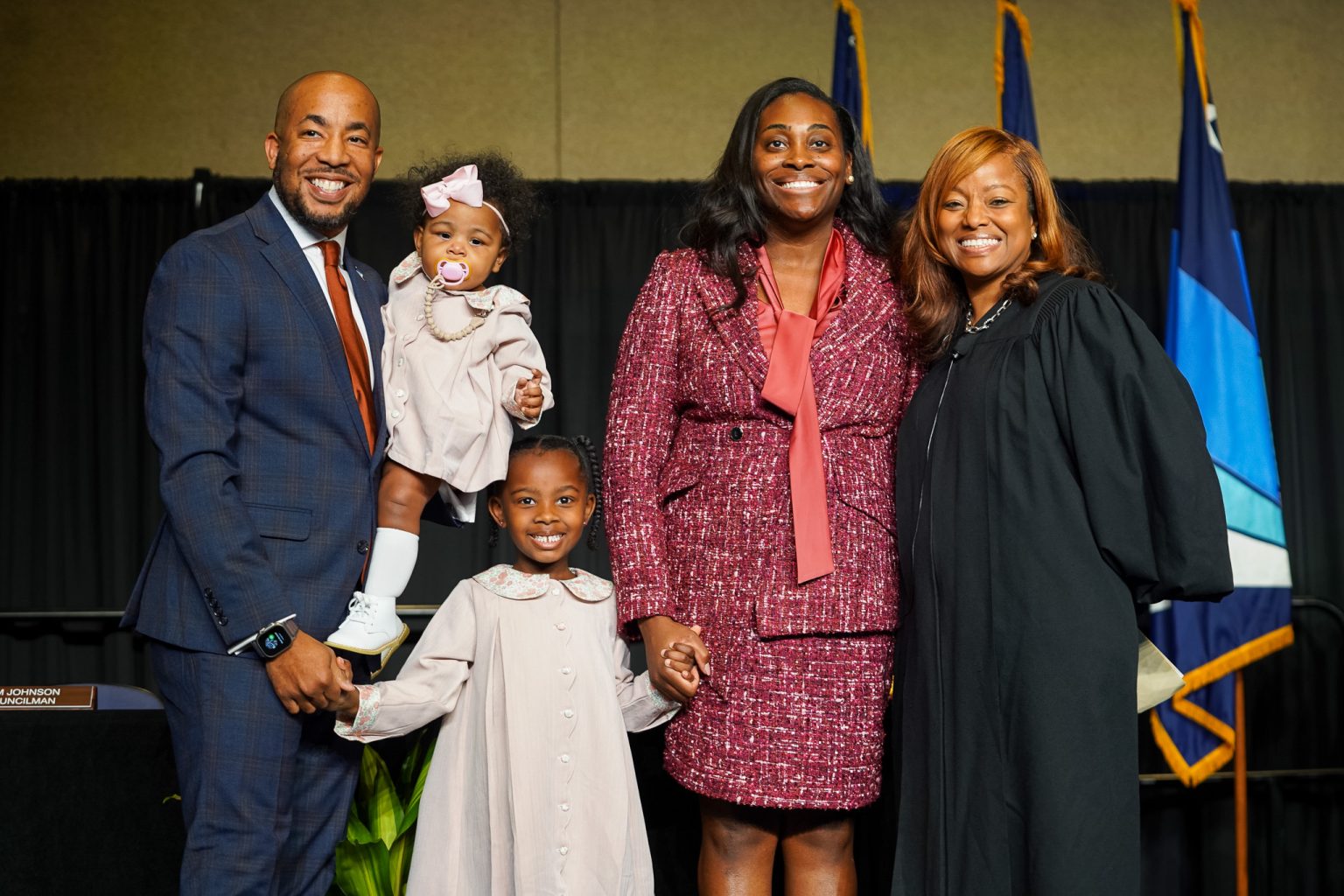 City of Columbia holds Swearing-In Ceremony for Mayor and City Council ...